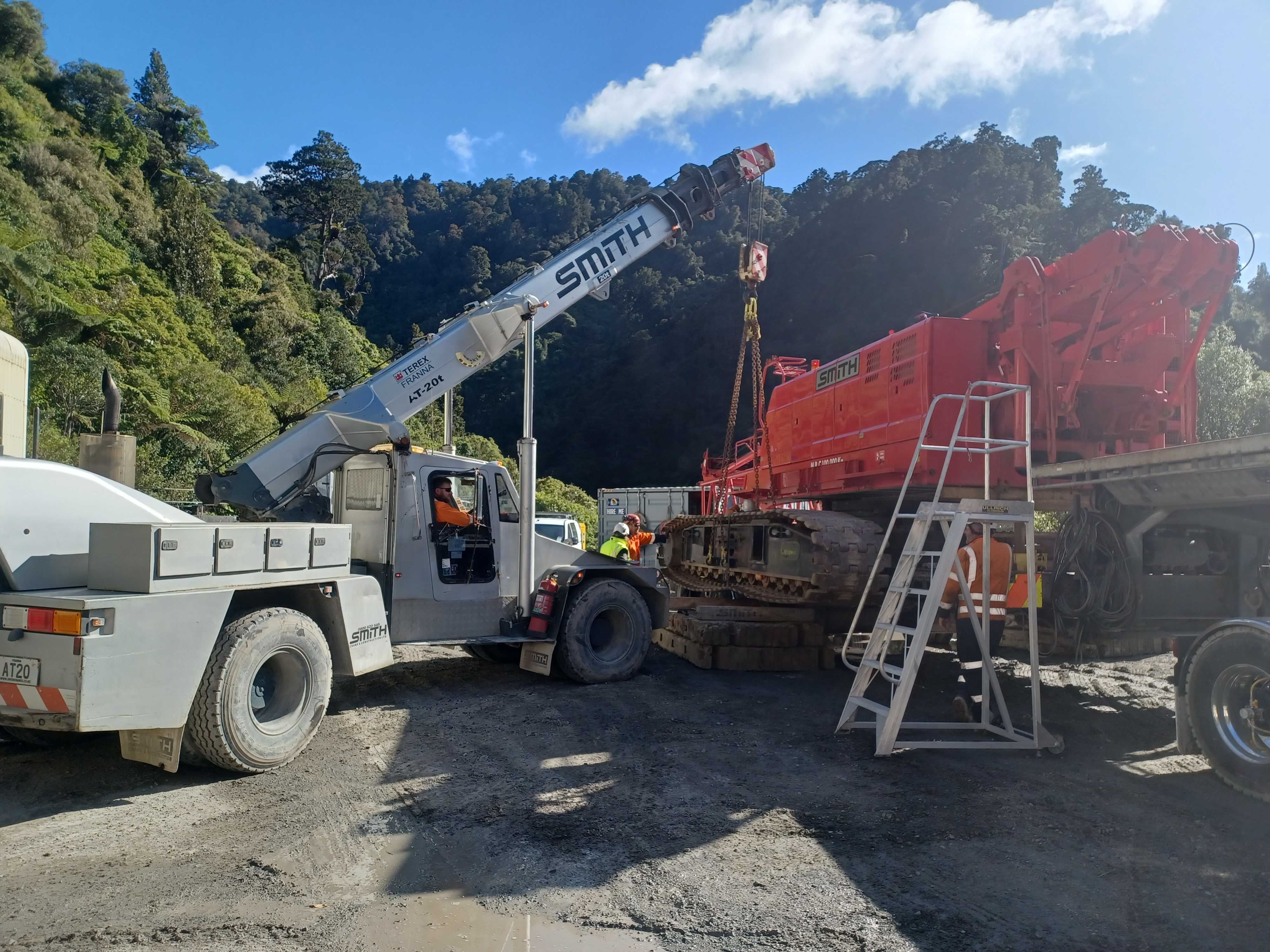 Brian Perry Civil | Kaitoke Flume Bridge - Installation of the Favco…