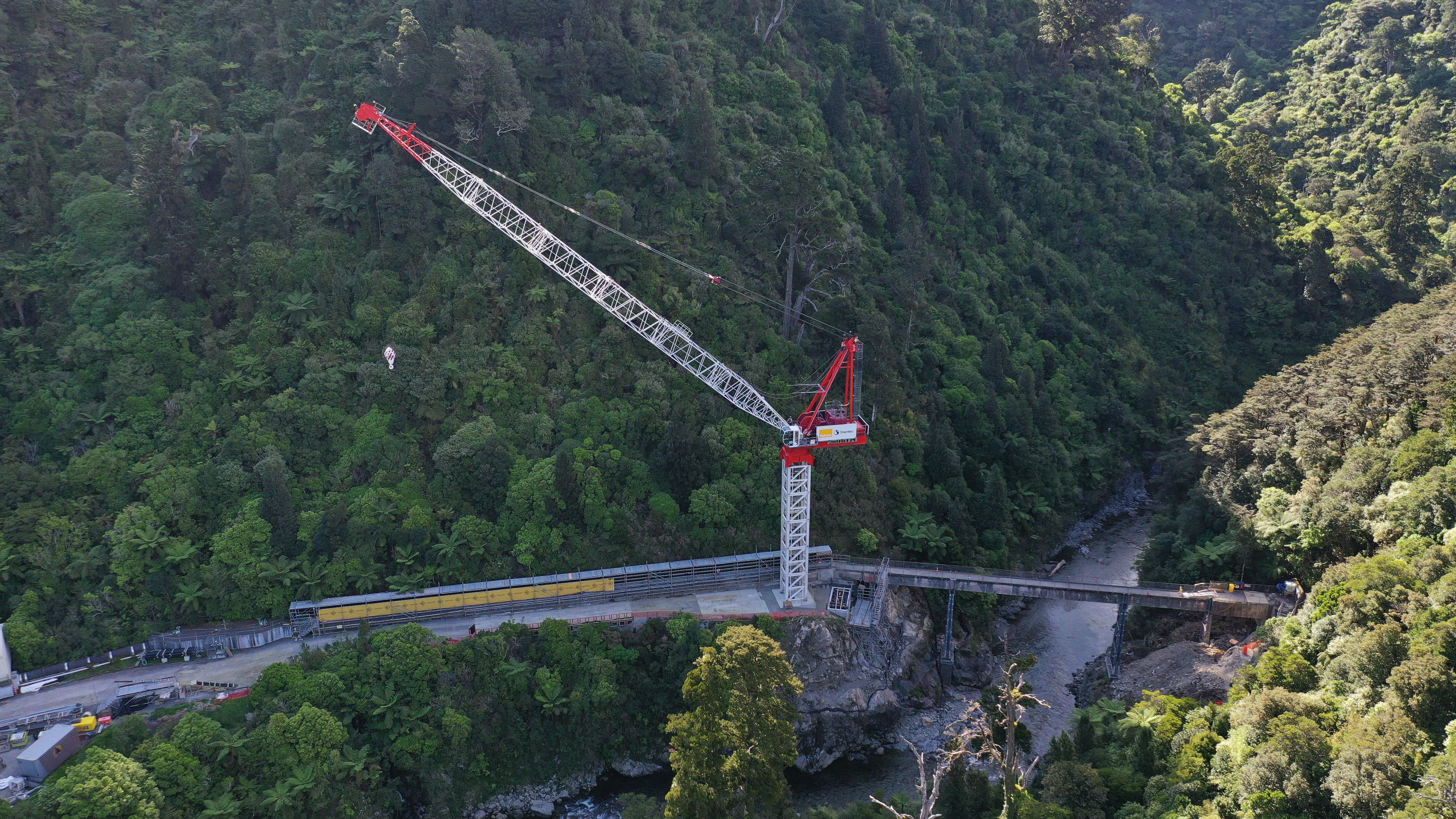 Brian Perry Civil | Kaitoke Flume Bridge - Installation of the Favco…