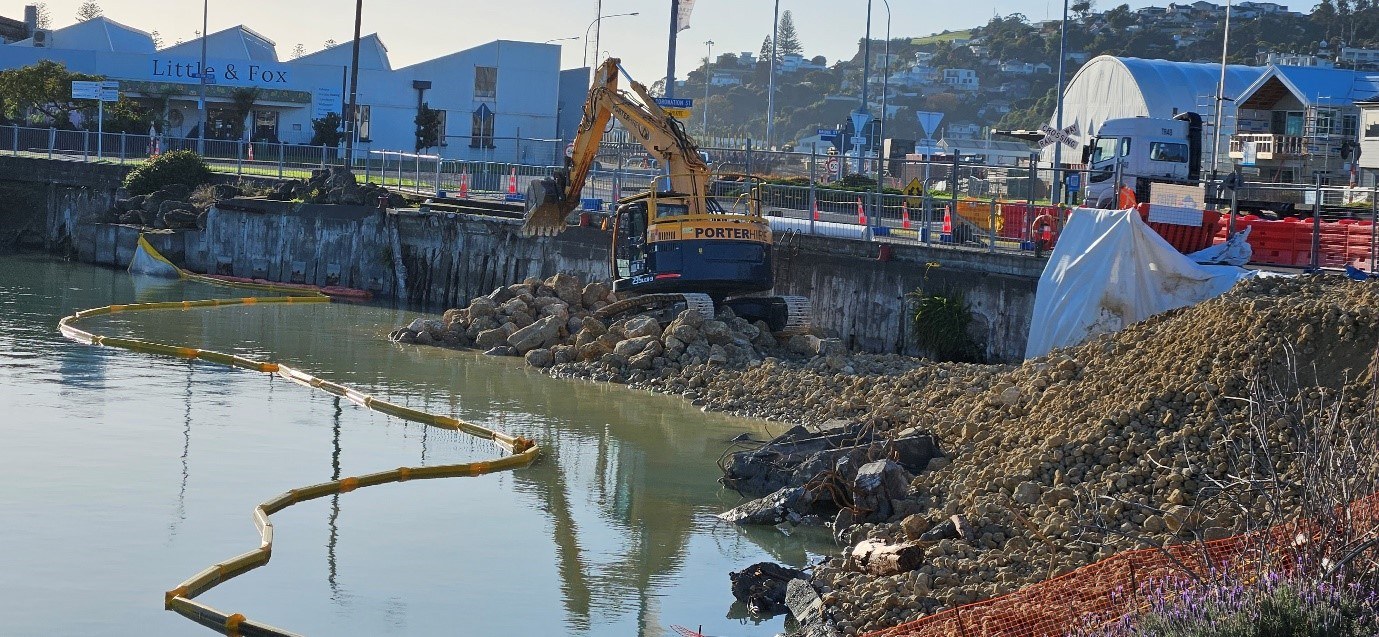 Brian Perry Civil | Demolishing decaying wharf in Napier
