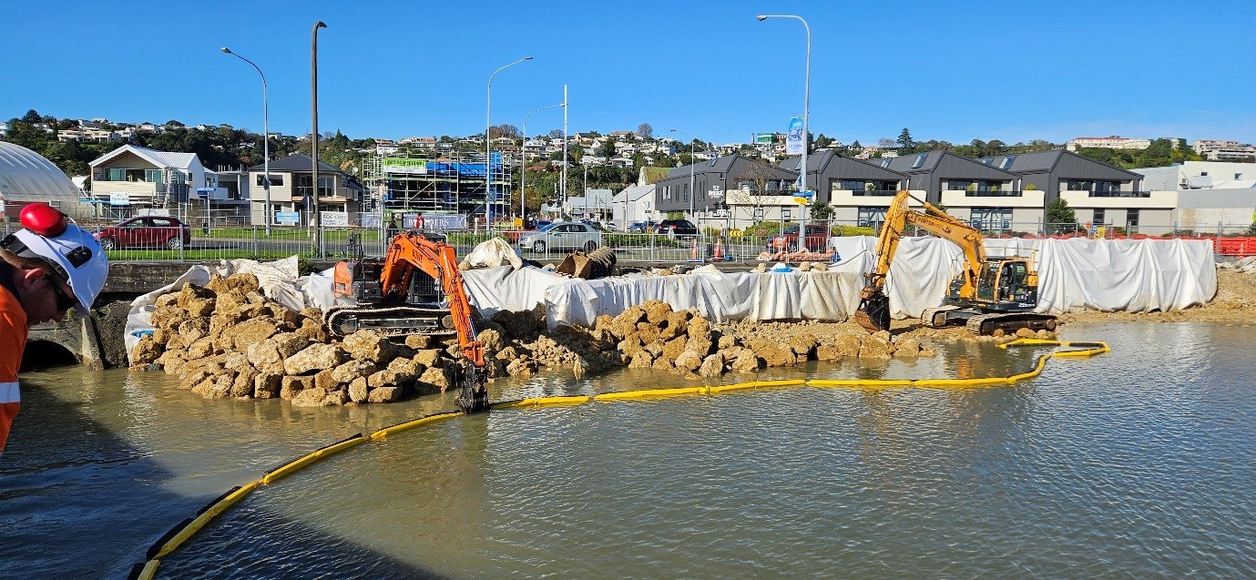 Brian Perry Civil | Demolishing decaying wharf in Napier